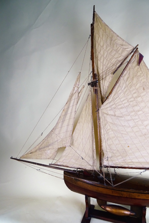 Antique Edwardian Pond Yacht