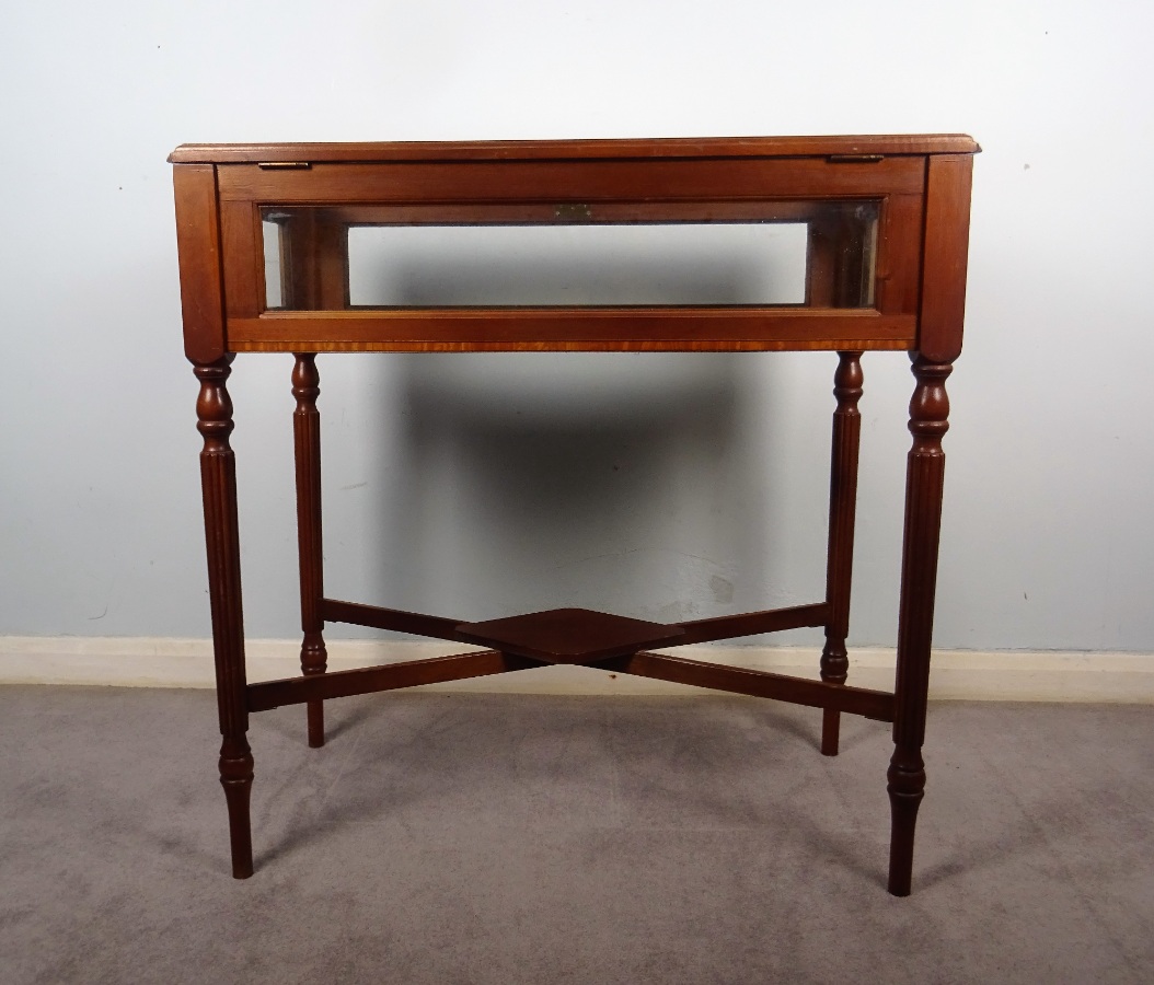 Mahogany Vitrine Display Table