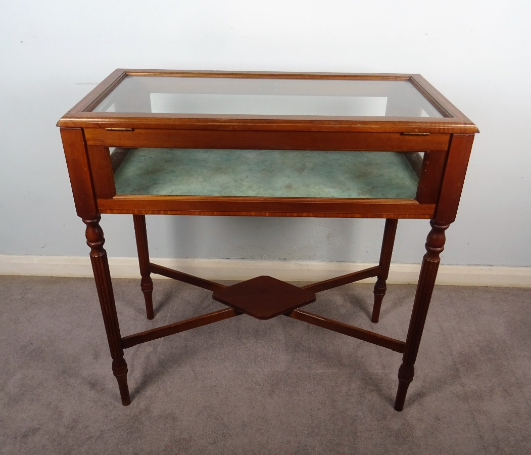 Mahogany Vitrine Display Table