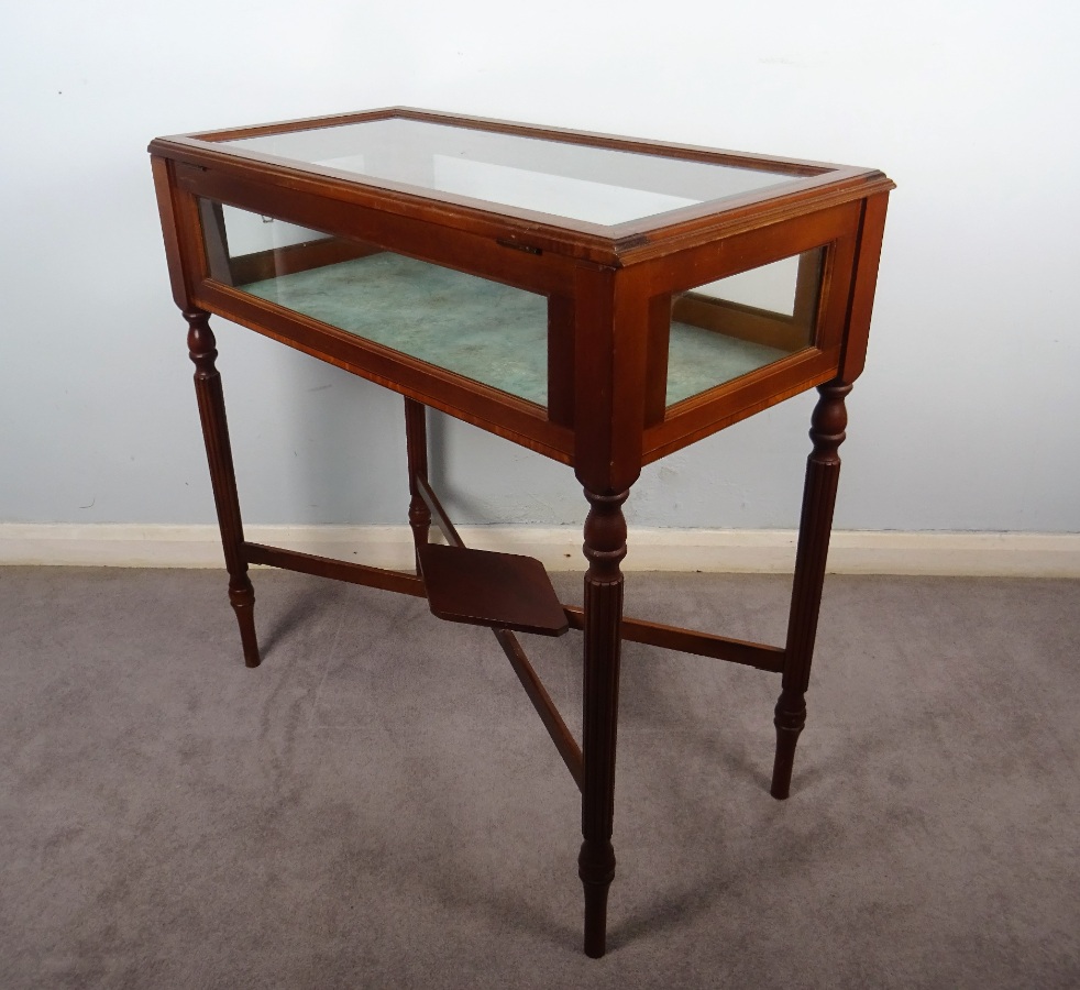 Mahogany Vitrine Display Table